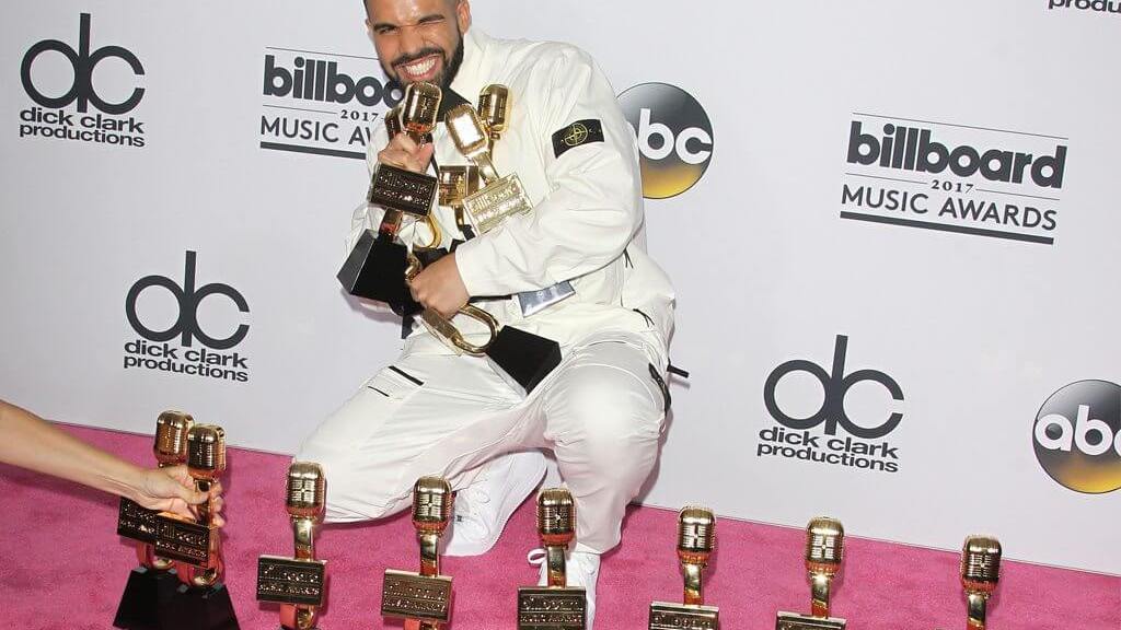 Drake Becomes The First Artist To Sell 200 Million Single Units Via ...