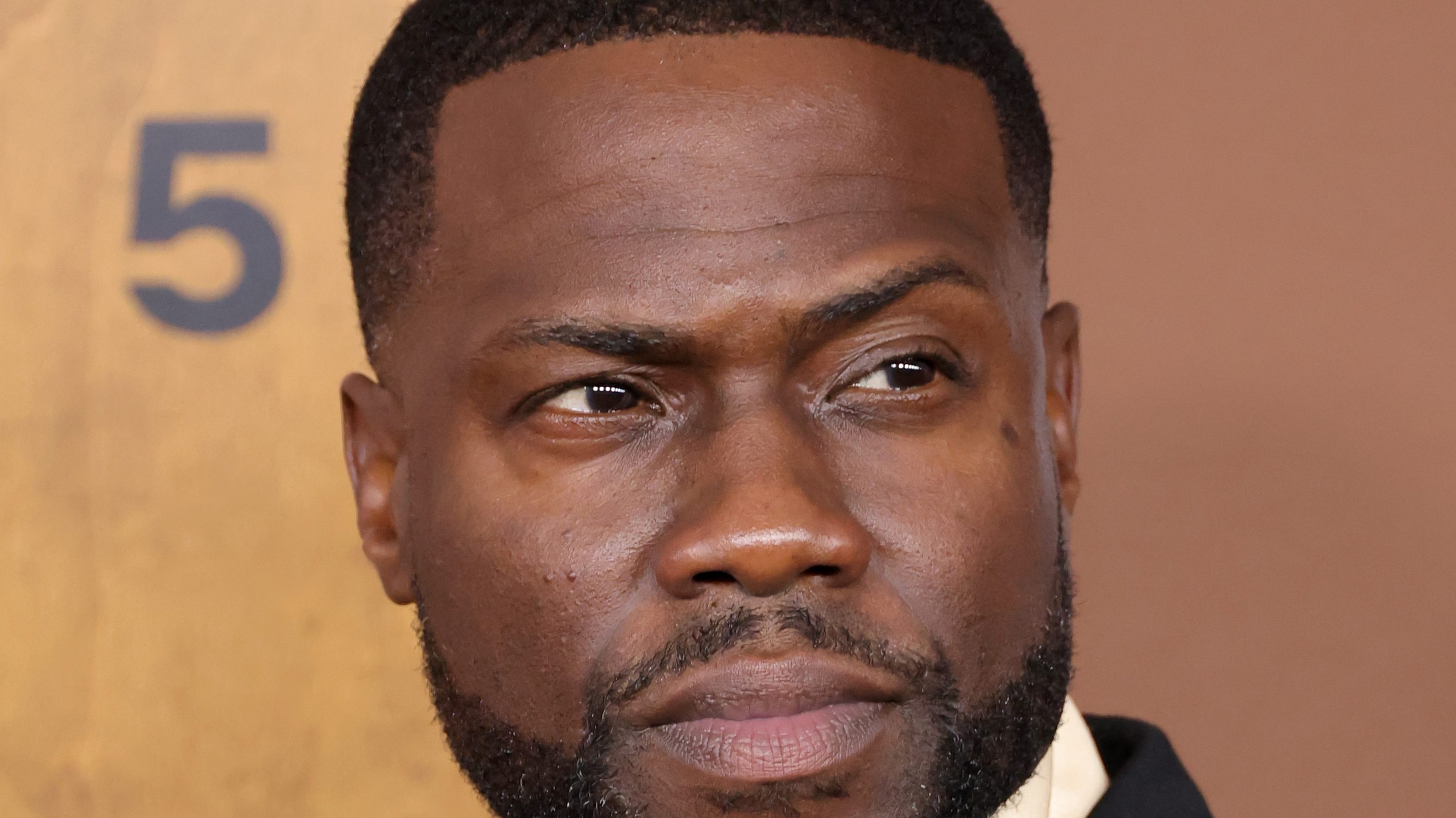 Dr. Umar Warns Netflix After 'Racist' Kevin Hart Roast Jokes